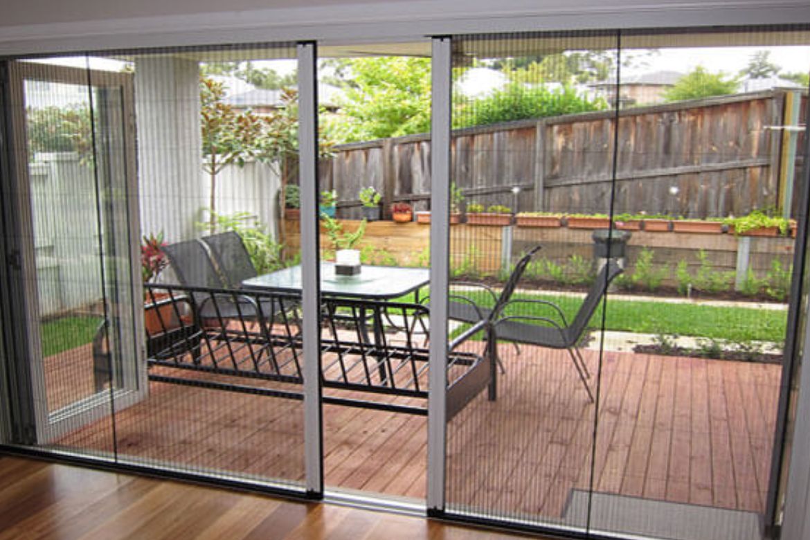Retractable Flyscreens